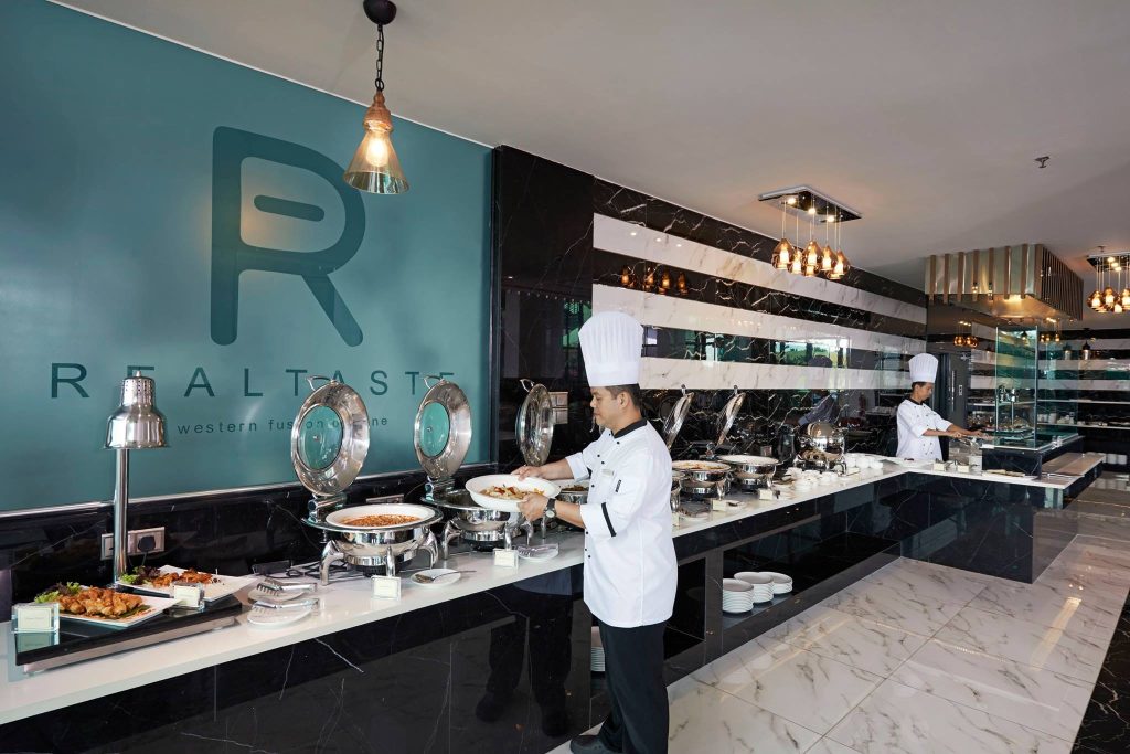 Restaurant – Purest Hotel